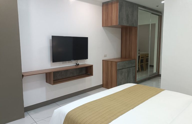 Executive Queen (Pantry) – Rosh Hotel